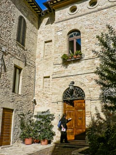Assisi Accommodation | Assisi Convent & Monastery BnB Room Bookings